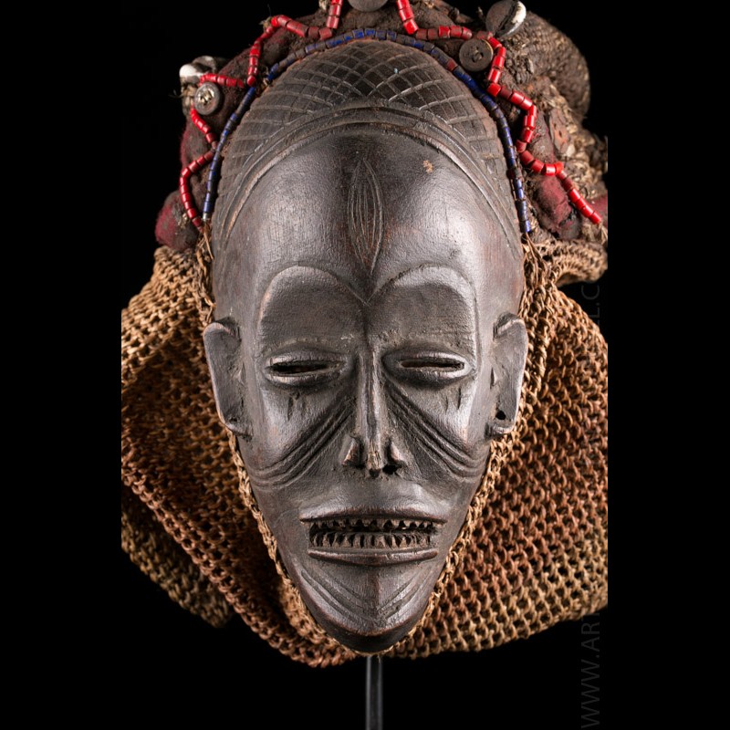 Mwana Pwo Chokwe mask - Authentic African Tribal Art Gallery