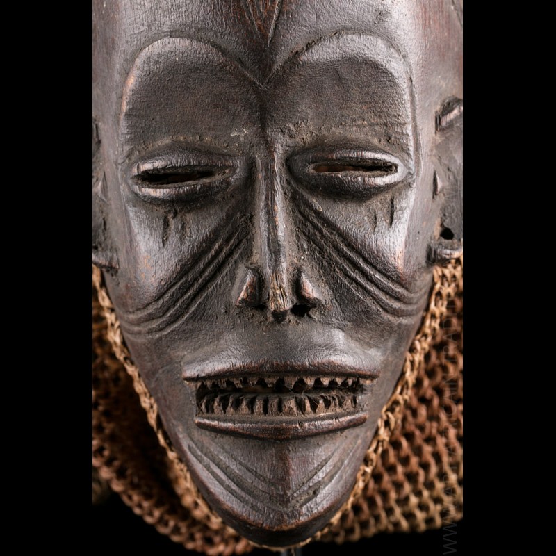 Mwana Pwo Chokwe mask - Authentic African Tribal Art Gallery