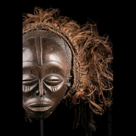 Chokwe pretty woman mask - African art and Mukanda in Angola
