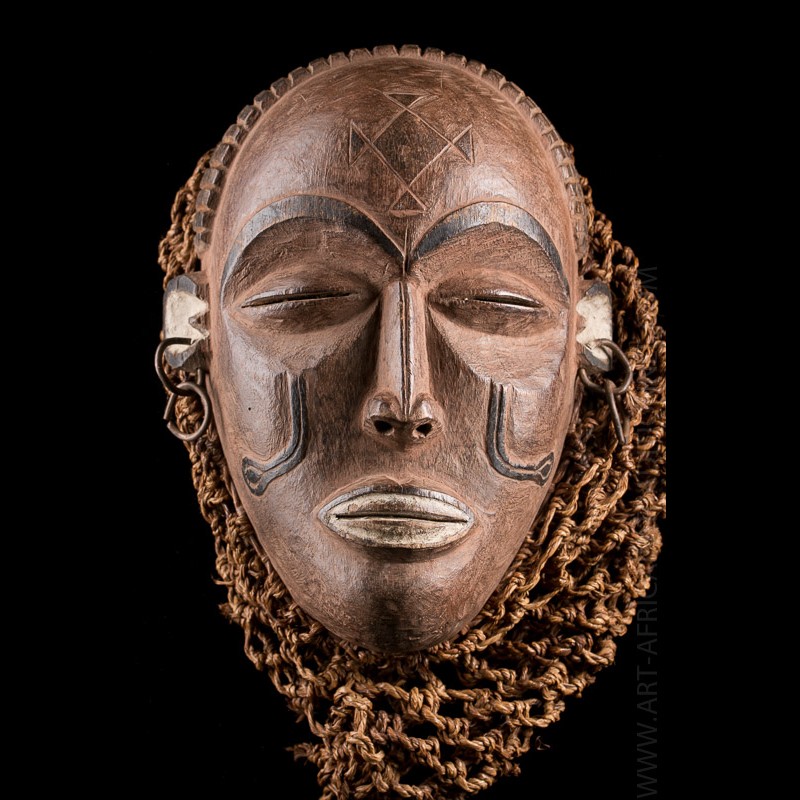 Chokwe Mwana Pwo mask - Beautiful african masks from Angola