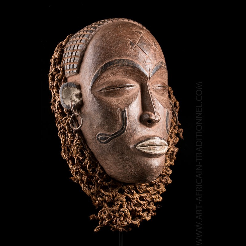 Chokwe Mwana Pwo mask - Beautiful african masks from Angola