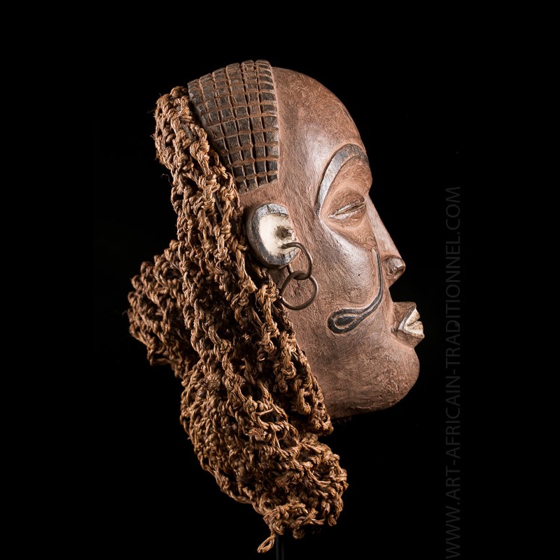 Chokwe Mwana Pwo mask - Beautiful african masks from Angola