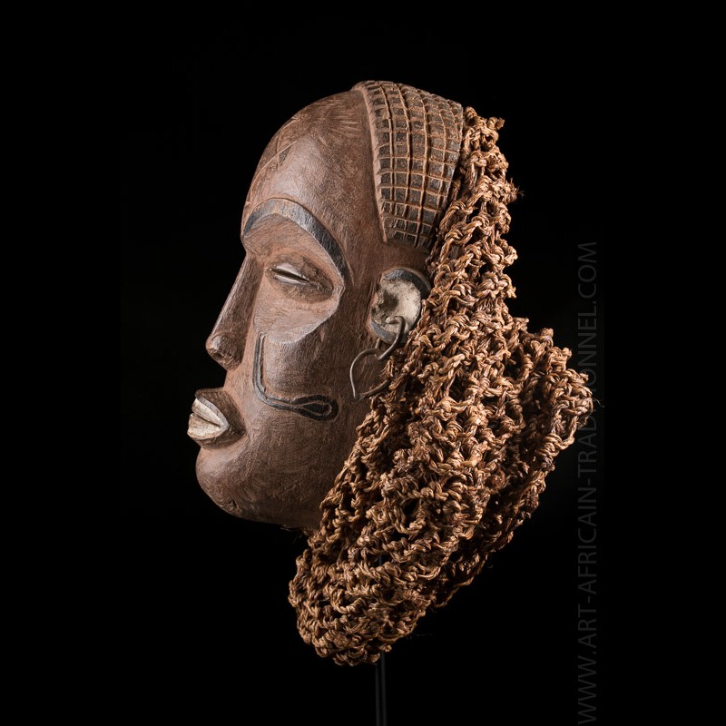 Chokwe Mwana Pwo mask - Beautiful african masks from Angola