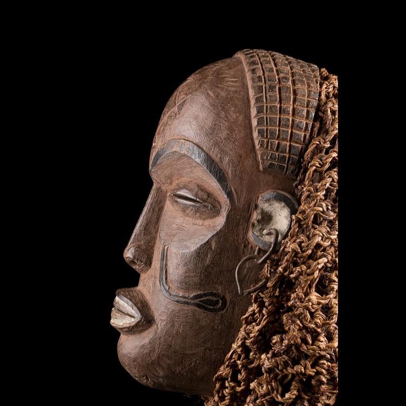 Chokwe Mwana Pwo mask - Beautiful african masks from Angola