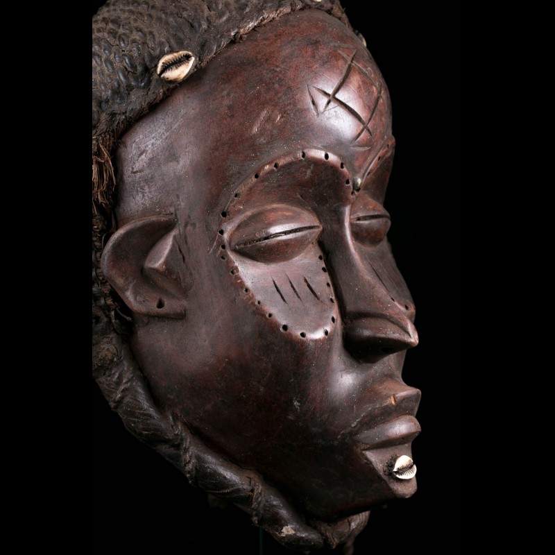 Pretty woman Pwo mask - Chokwe - Angola - primitive african art