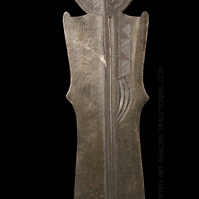 Poto Ngombe fetish knife - Authentic African Tribal Art Gallery