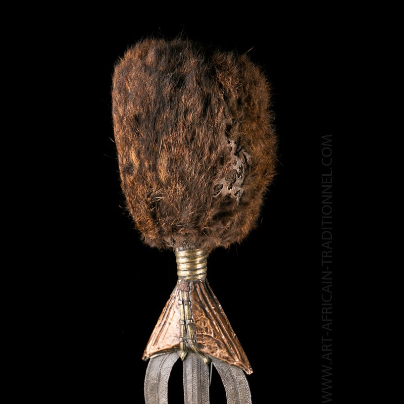 Poto Ngombe fetish knife - Authentic African Tribal Art Gallery