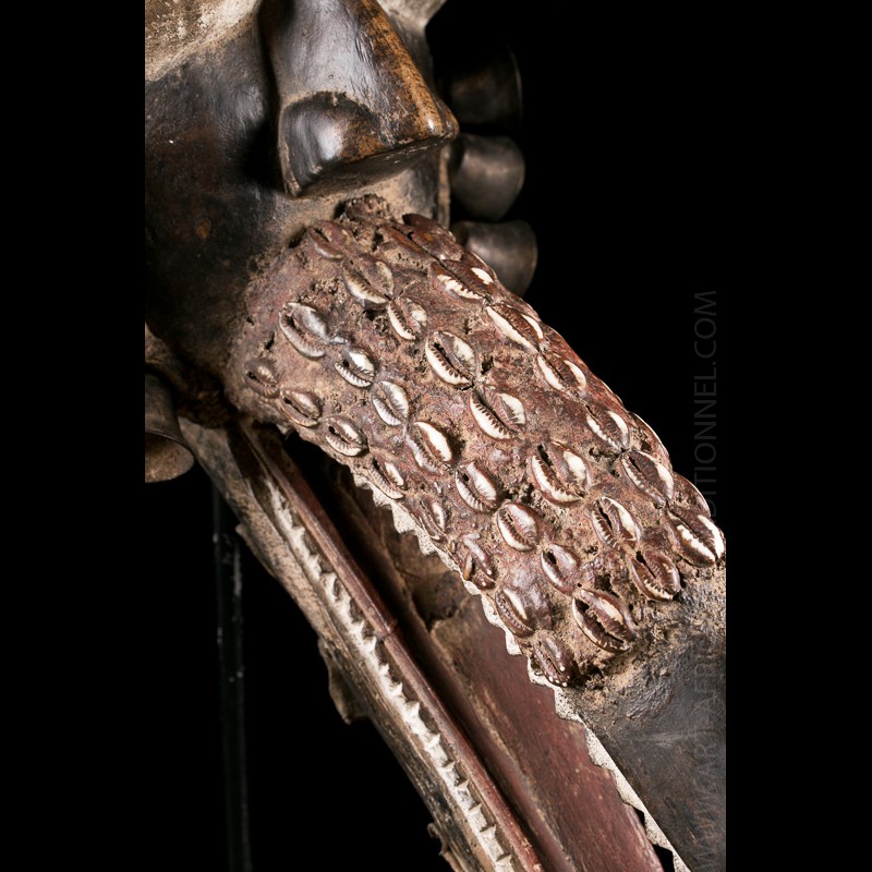 Dan Maou Gagon mask - Auctions African Art Gallery