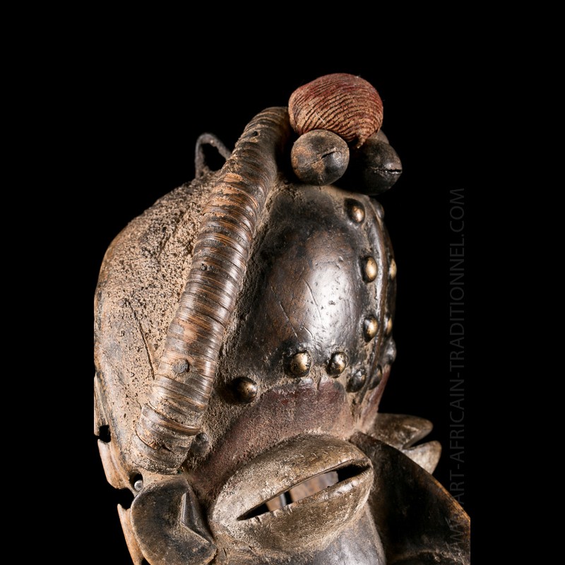 Dan Maou Gagon mask - Auctions African Art Gallery