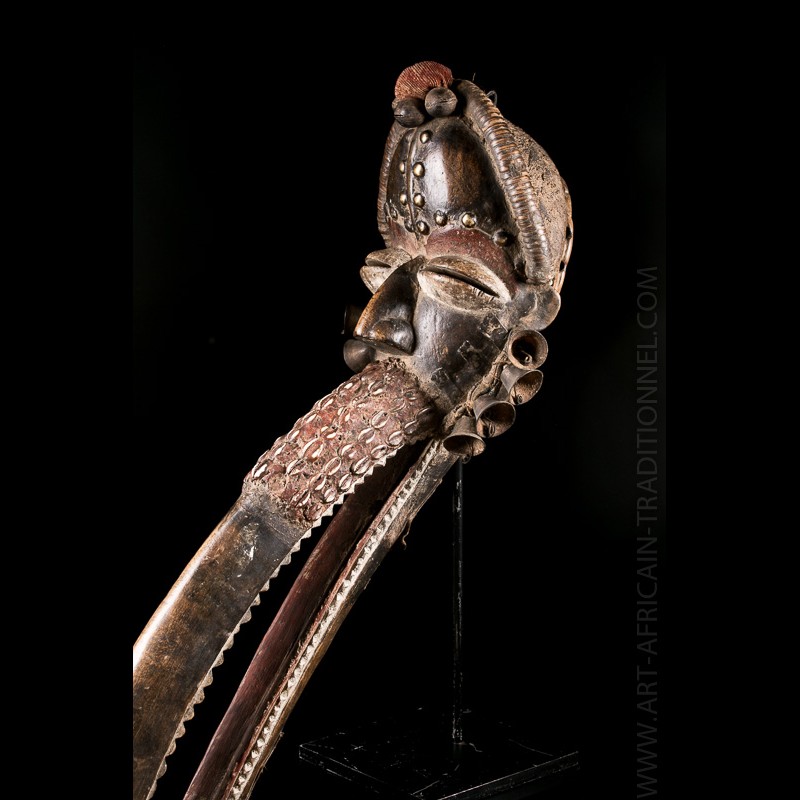 Dan Maou Gagon mask - Auctions African Art Gallery