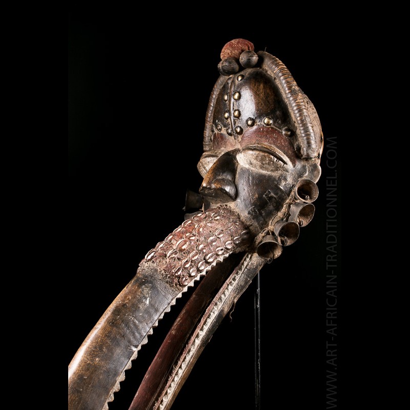 Dan Maou Gagon mask - Auctions African Art Gallery