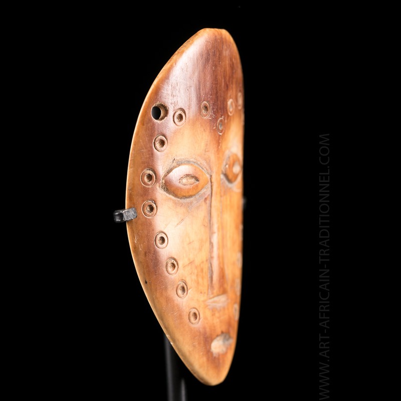 Lega Lukungu mask Bwami Congo - Auctions African Art Gallery