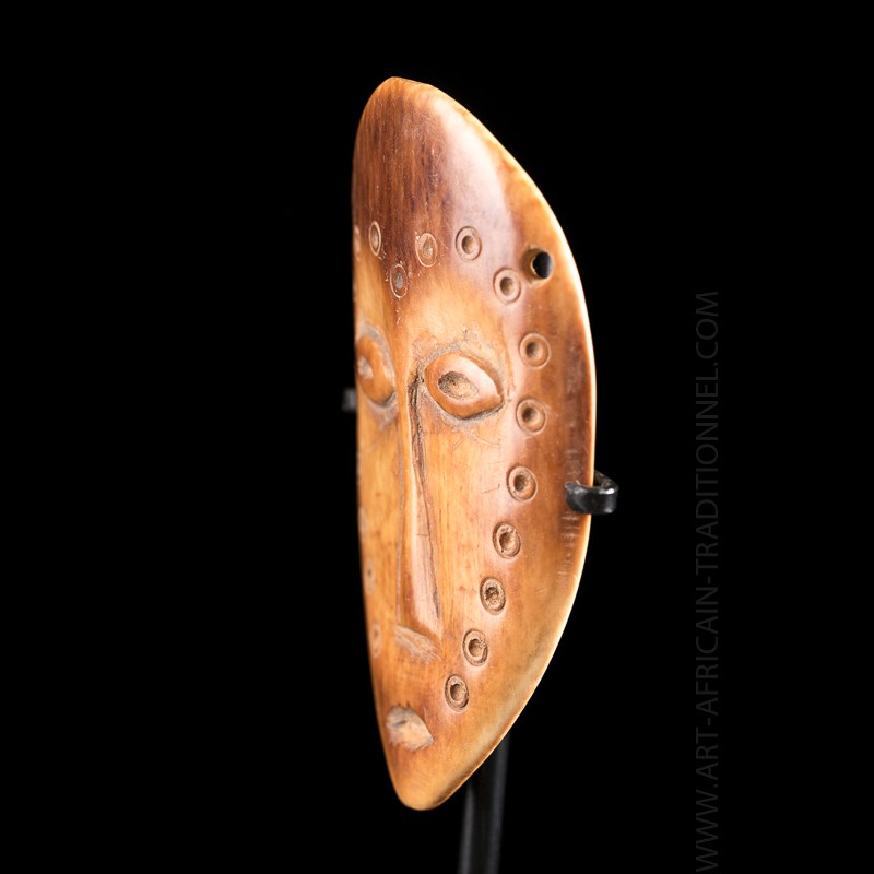 Lega Lukungu mask Bwami Congo - Auctions African Art Gallery
