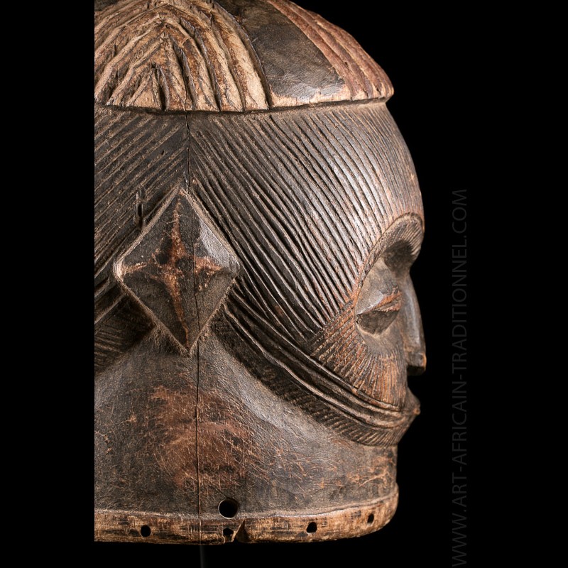 Masque heaume Elu Igala - Enchères Art Africain Traditionnel Galerie