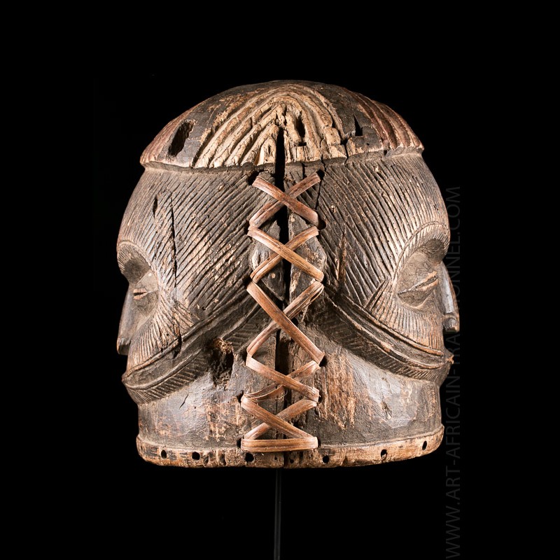 Masque heaume Elu Igala - Enchères Art Africain Traditionnel Galerie