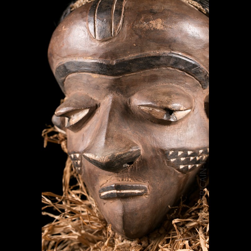 Pende Mbuya mask Congo - Auctions African Art Gallery