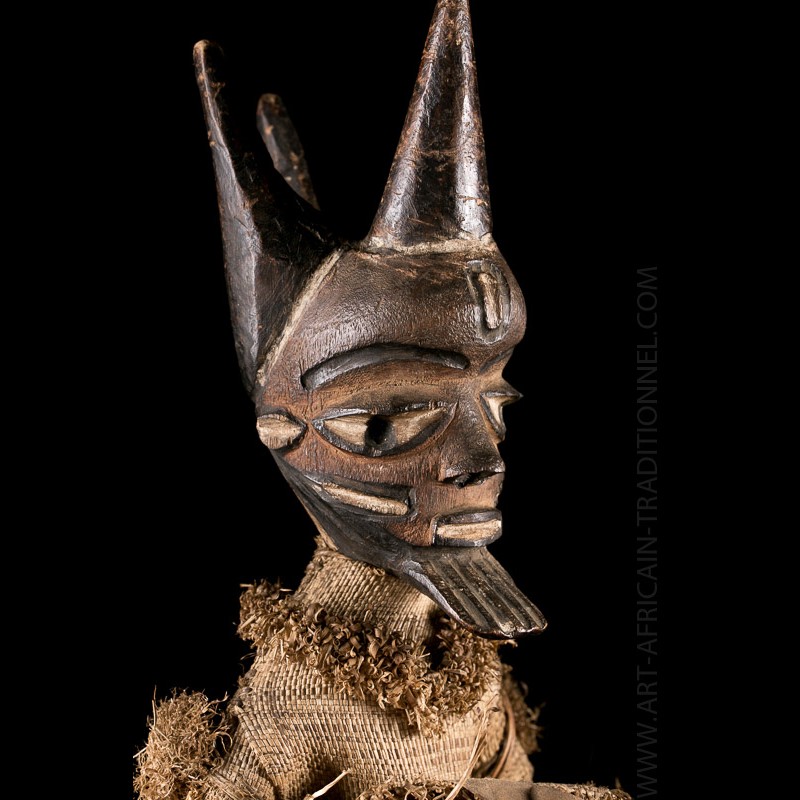 Pende dancer figure Congo - Auctions African Art Gallery
