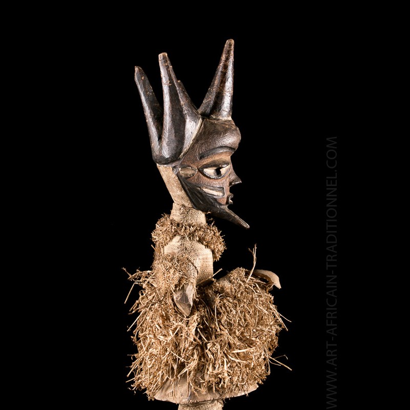 Pende dancer figure Congo - Auctions African Art Gallery