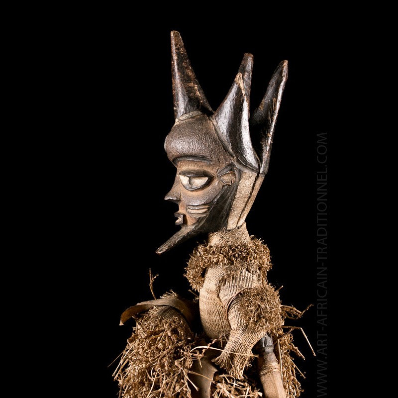 Pende dancer figure Congo - Auctions African Art Gallery