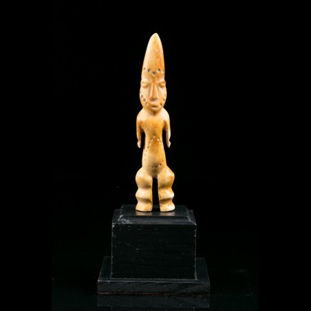 Kiniembe figurine of the Bwami - Lega - Congo - primitive african art