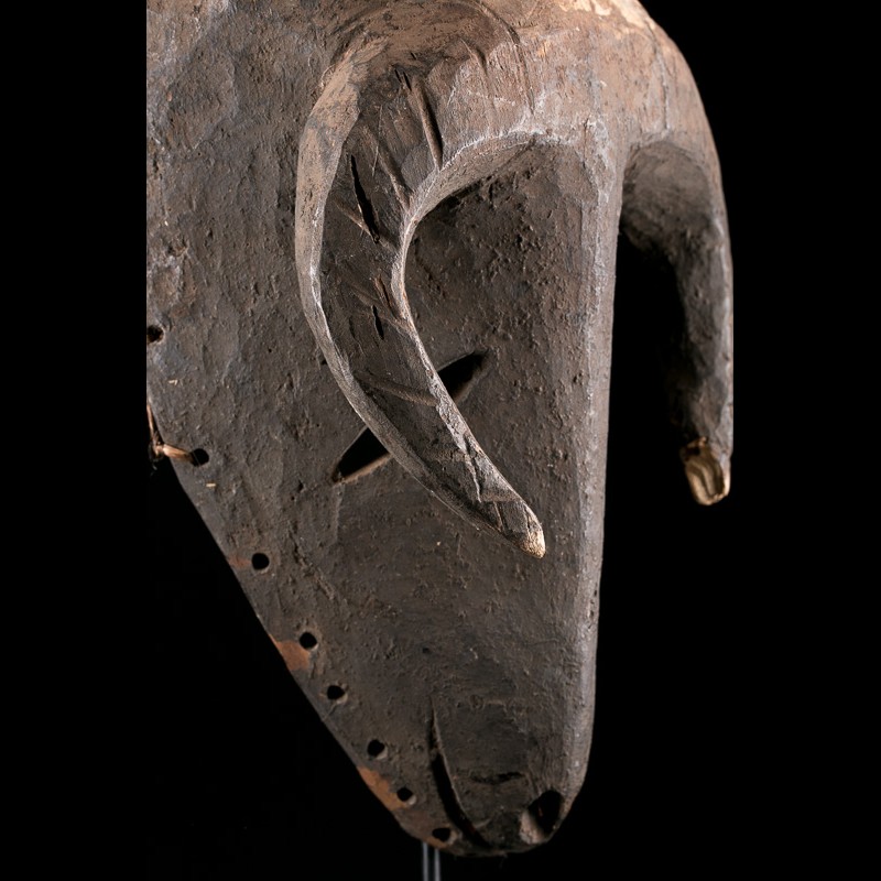 Rare Salampasu ram mask Congo - Auctions African Art Gallery