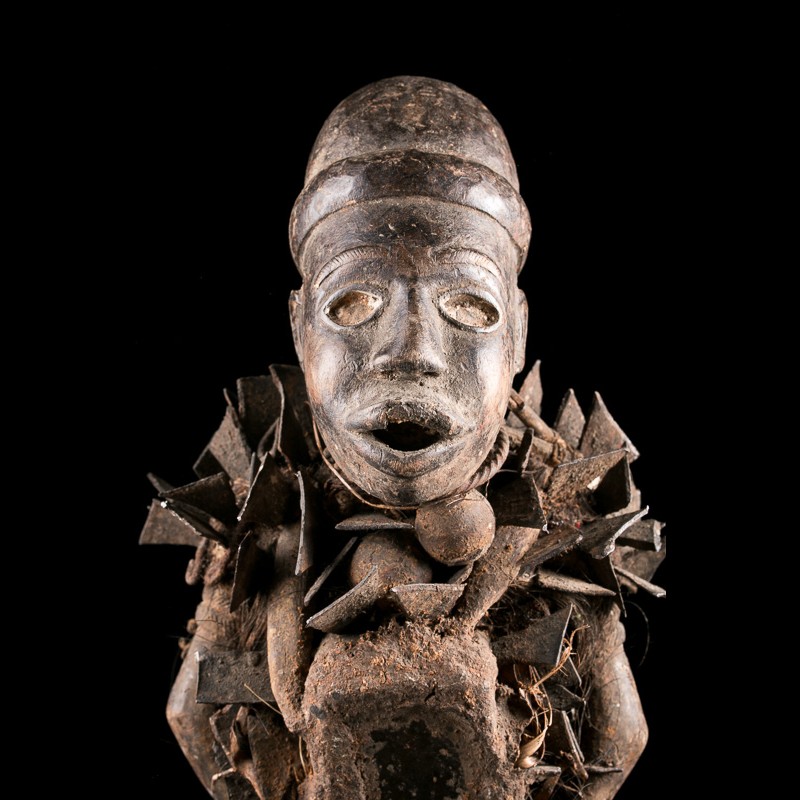 Statue Kongo Nkisi Nkondi - Enchères Art Africain Traditionnel Galerie