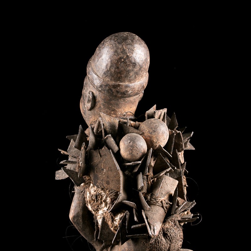 Statue Kongo Nkisi Nkondi - Enchères Art Africain Traditionnel Galerie