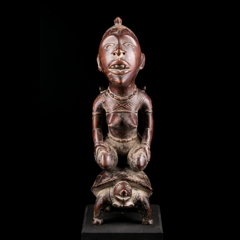 Kongo figure - Auctions African Art Gallery