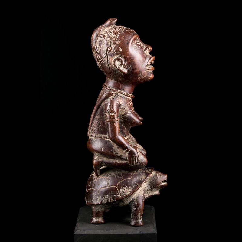 Kongo figure - Auctions African Art Gallery
