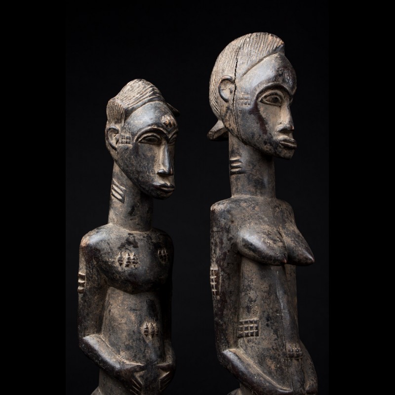 Couple of Blolo figures Baule