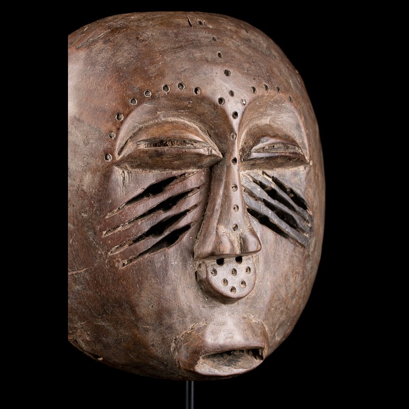 Mbole Yela Ekanga african mask - Auctions African Art Gallery
