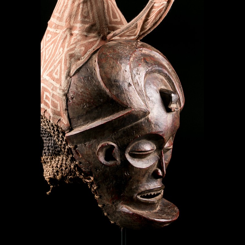 Maque Chokwe Kalelwa Mukanda - Masques africains d'Angola en Galerie ...