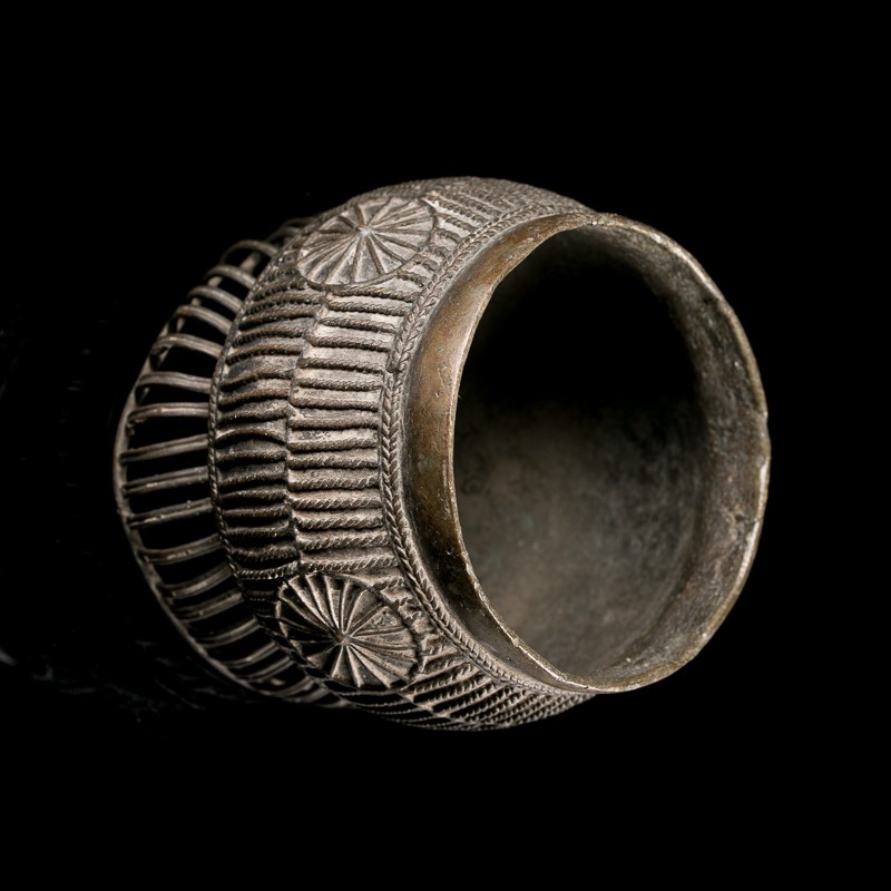 Ashanti Kuduo vessel bronze Ghana - Auctions African Art Gallery