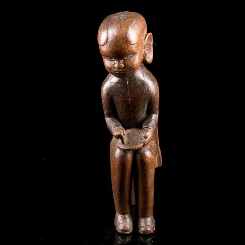 Kamba female figure - Auctions African Art Gallery