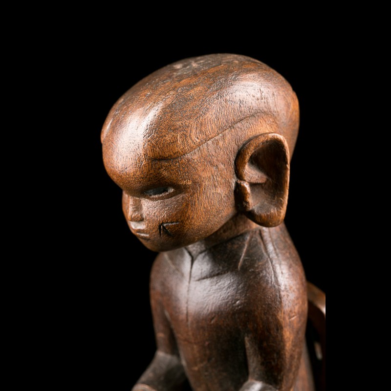 Kamba female figure - Auctions African Art Gallery