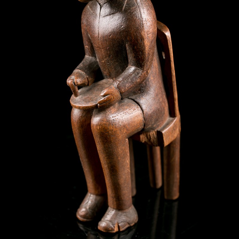 Kamba female figure - Auctions African Art Gallery