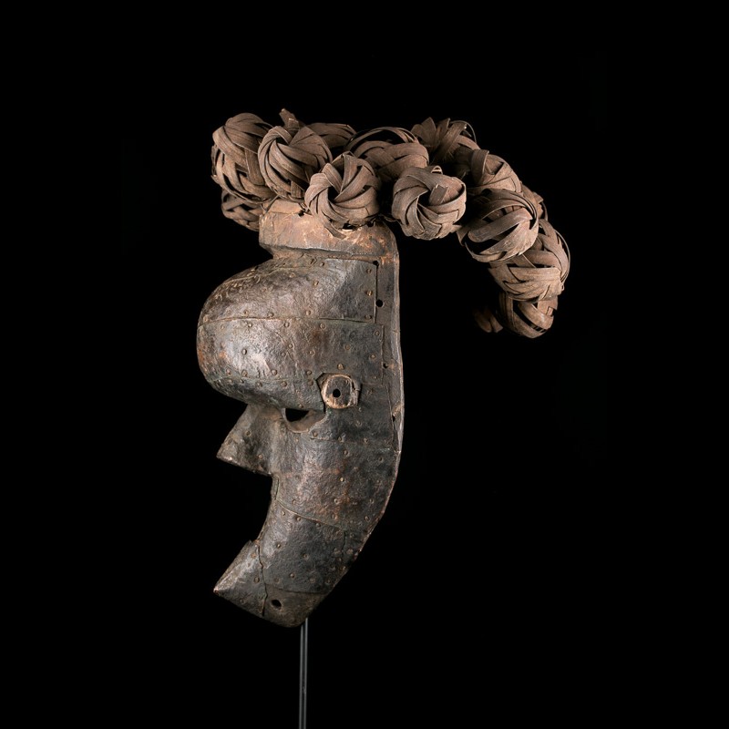 Salampasu Mukinka mask R. D. Congo - Auctions African Art Gallery