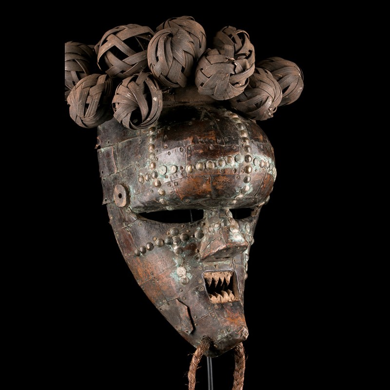Masque Salampasu Mukinka Matambu Congo - Enchères Art Africain ...