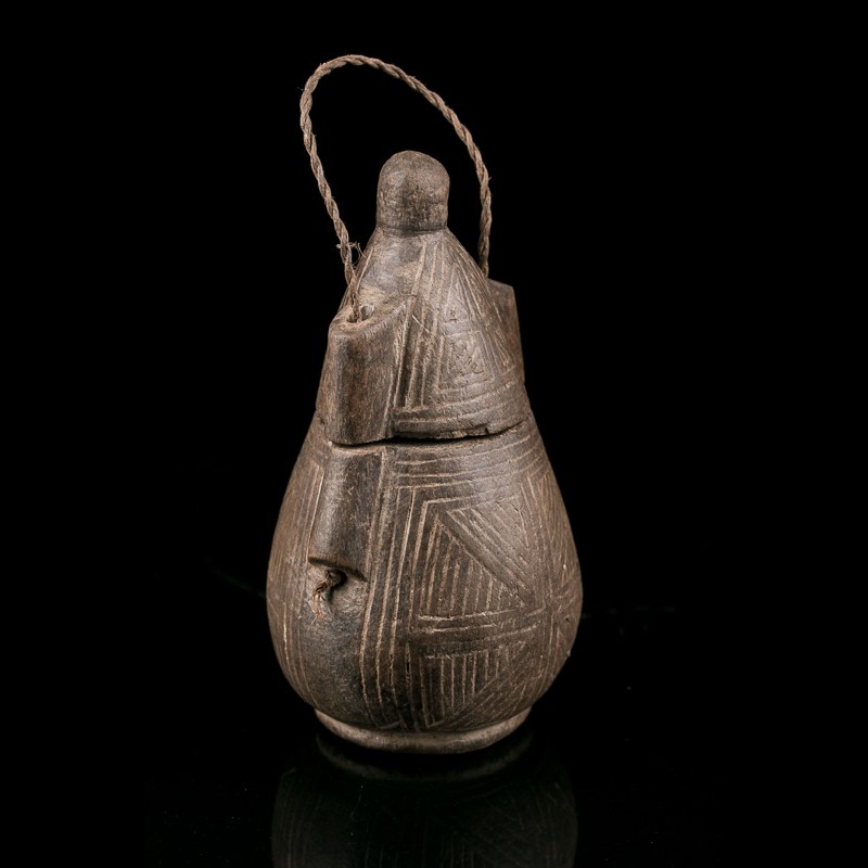 Kongo powder flask - Auctions African Art Gallery