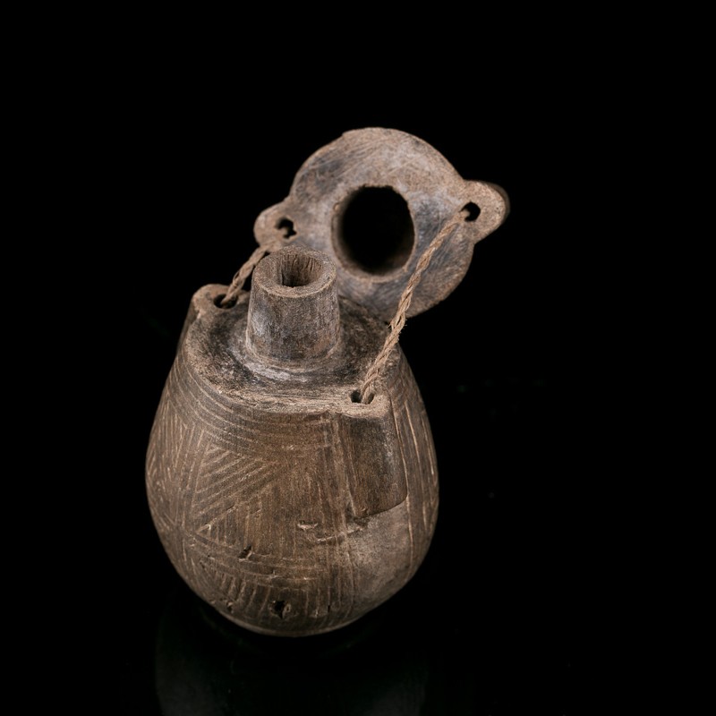 Kongo powder flask - Auctions African Art Gallery