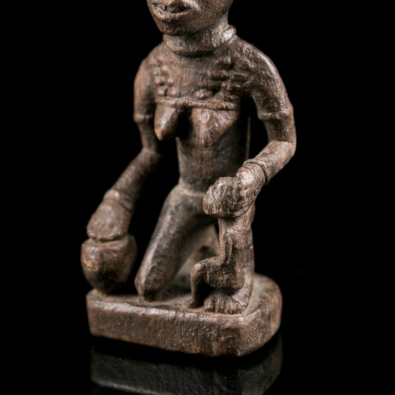 Couple of Kongo figures with Pfemba maternity Congo - African Art Gallery