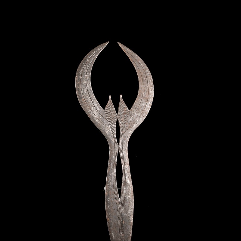 Lobala Bango chief sword knife - African Art Gallery