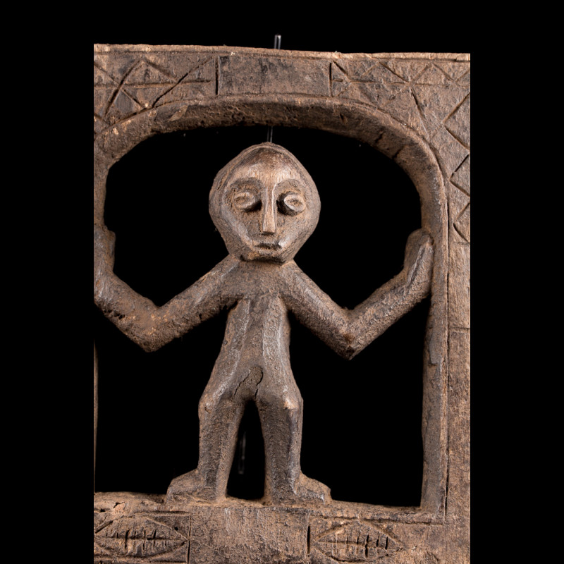 Holo Nzambi magical figure - African art figures from the Congo