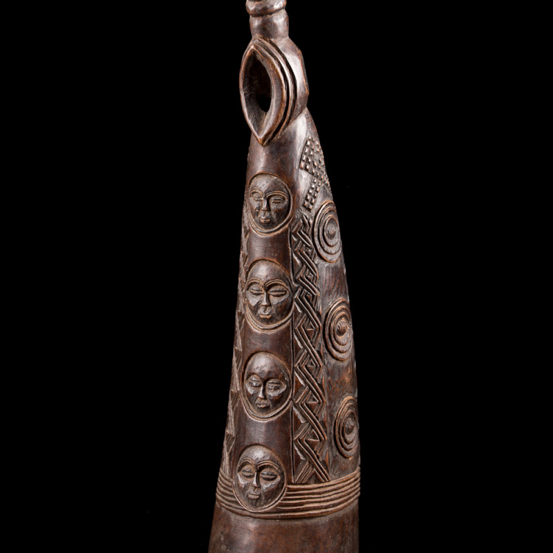 Lulua horn - Bena Luluwa african art instruments in Congo