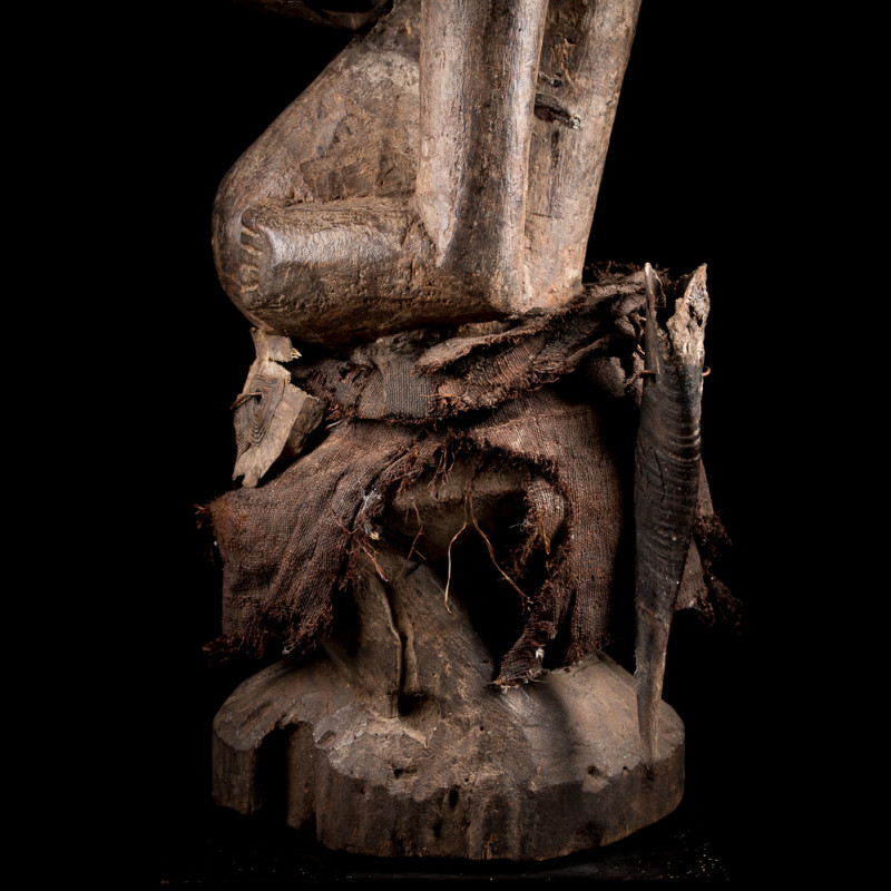 Large Songye Nkishi power figure - African Art from the Congo