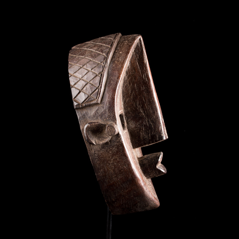 Lwalwa Mfondo mask - African art masks from Congo