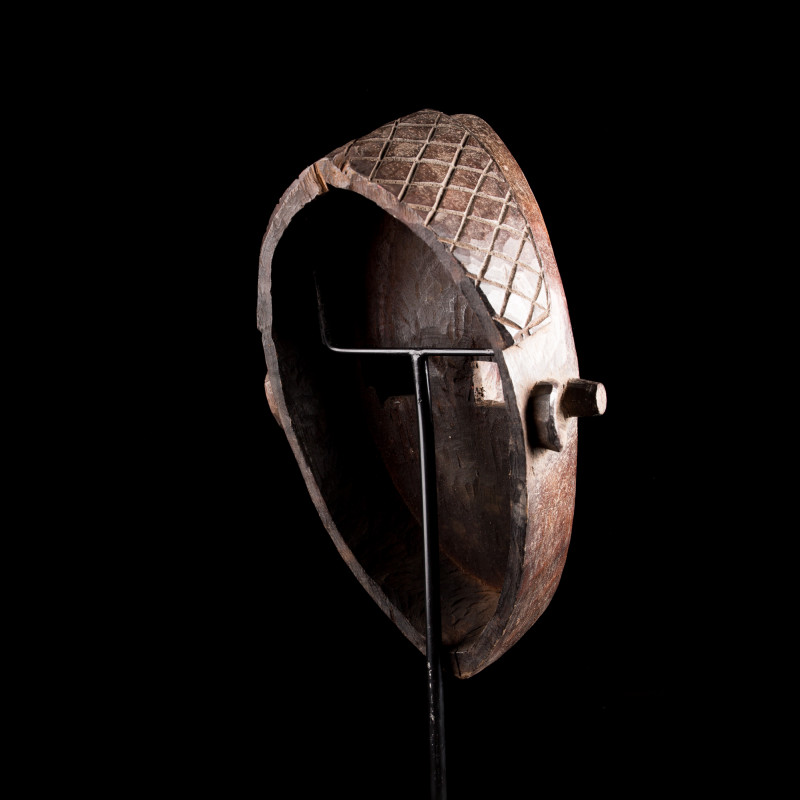 Lwalwa Mfondo mask - African art masks from Congo