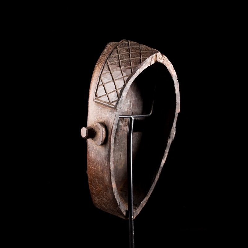 Lwalwa Mfondo mask - African art masks from Congo