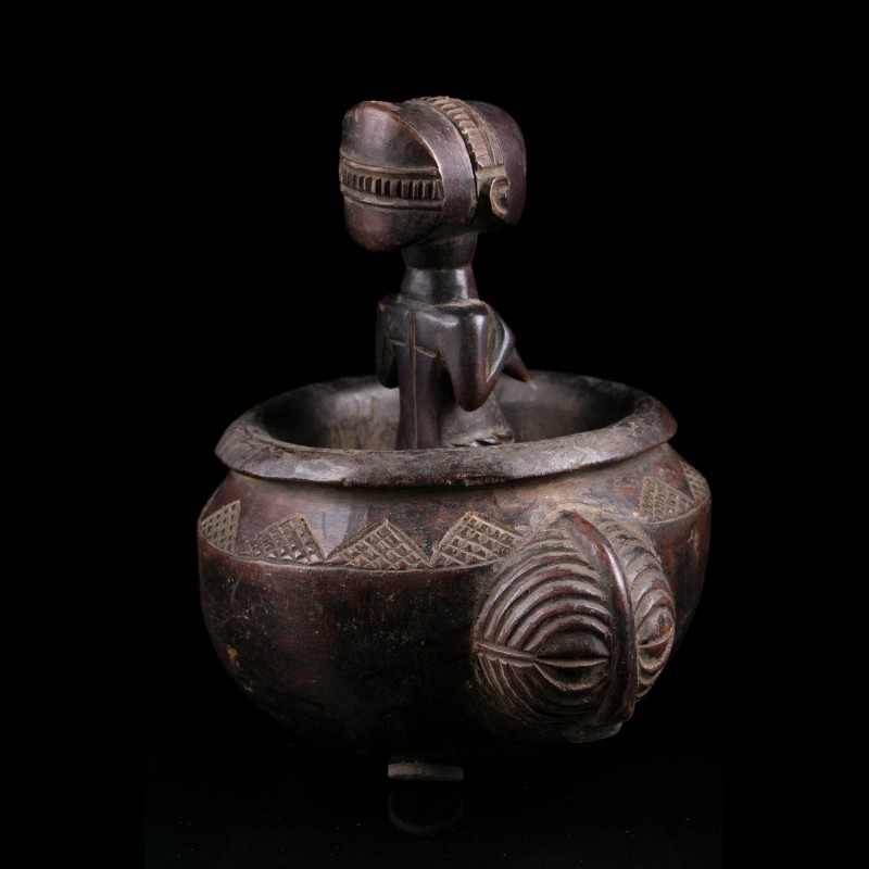 Pot with female power figure of the Bugabo - Luba - Congo - traditional ...