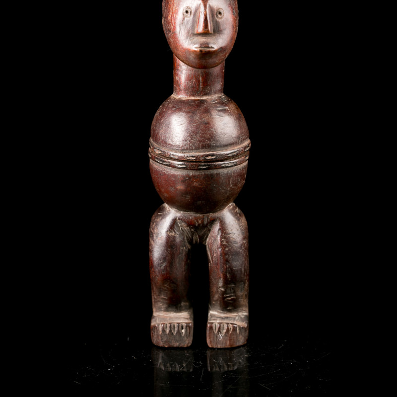 Mangbetu Bukuru iga he anthropomorphic box - African art recipients ...